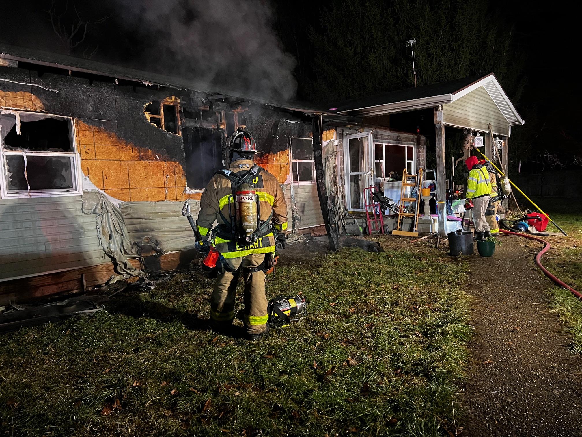 One person injured in early Christmas morning house fire | WBIW