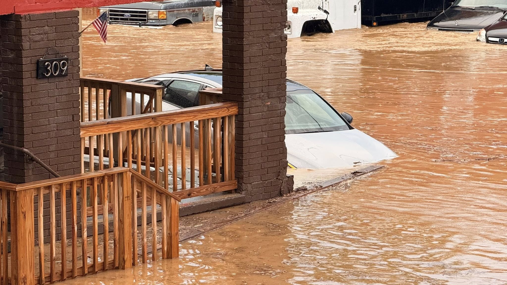 Flash flooding submerges Salem roads, prompts rescues | WBIW